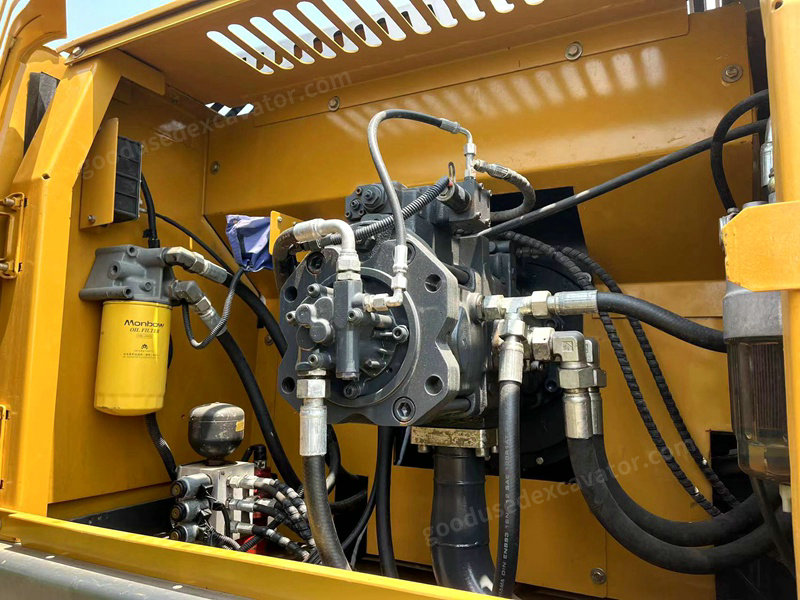 XCMG 370D_XuGong_Excavators_Zhongzhi Construction Machinery